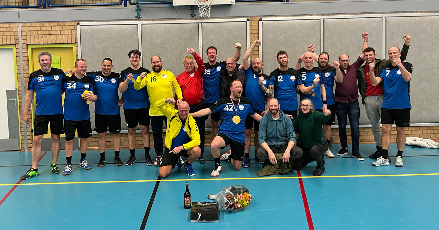 Herenteam is kampioen! - DSC Handbal